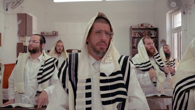 Srulik Raizman With Artists — Zochreinu Lechaim