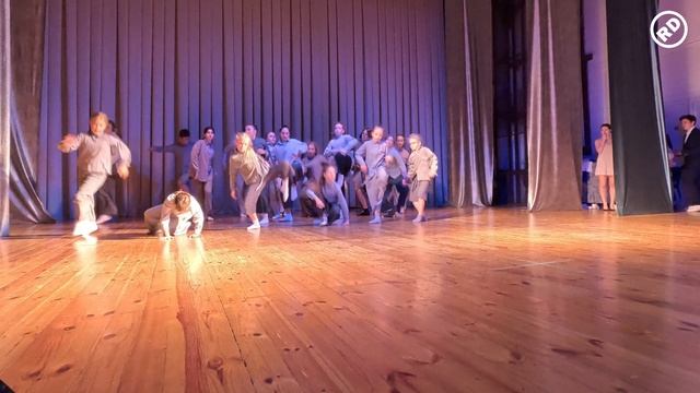 "Спектакль 1" - Театра танца Смотри (худ руководитель Иванова А.А.)