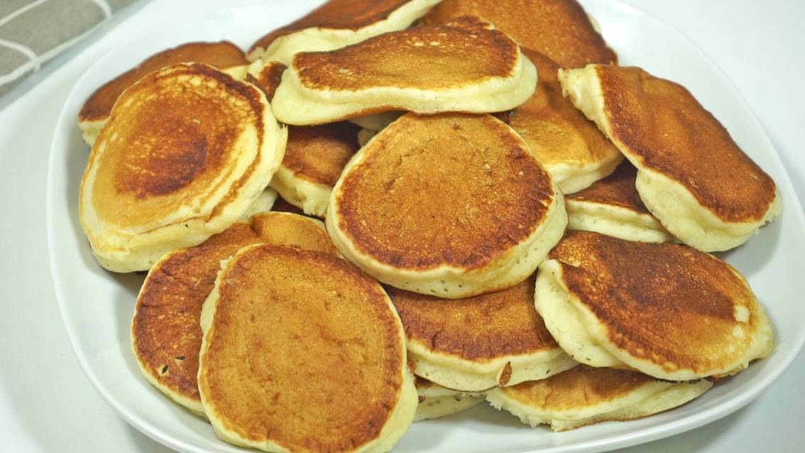 НЕЖНЕЙШИЕ оладьи на КЕФИРЕ / Просто тают во рту / THE MOST DELICATE pancakes on