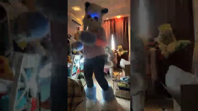 Лайк, коммент, подписка ^^ Белый фурри лис!