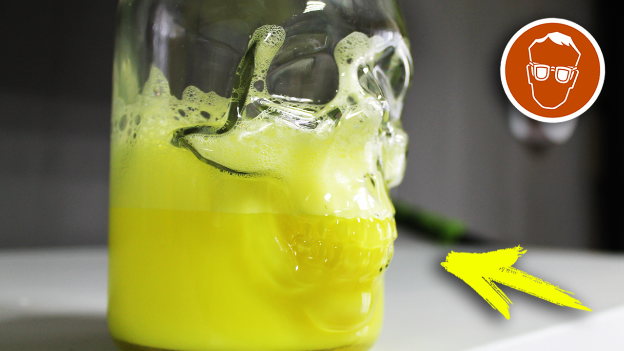 Жёлтая жидкость в бутылке ЧЕРП!