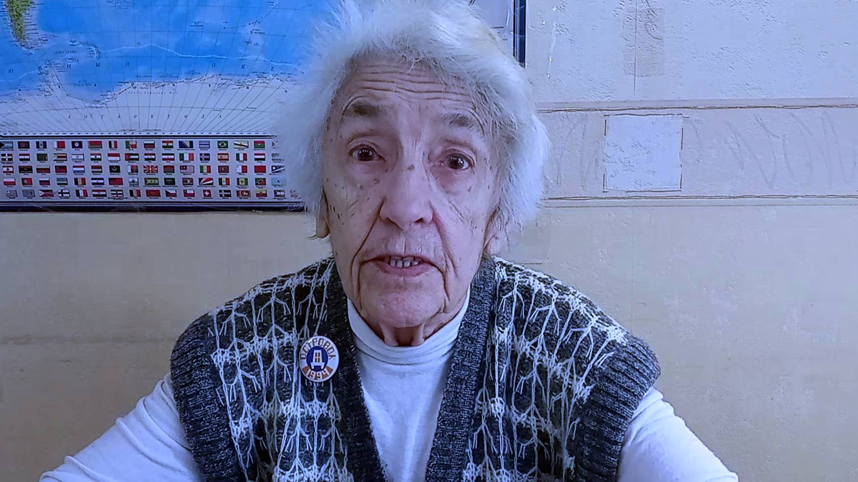 Дьяченко Марина Петровна (94 года) читает разные стихи наизусть.