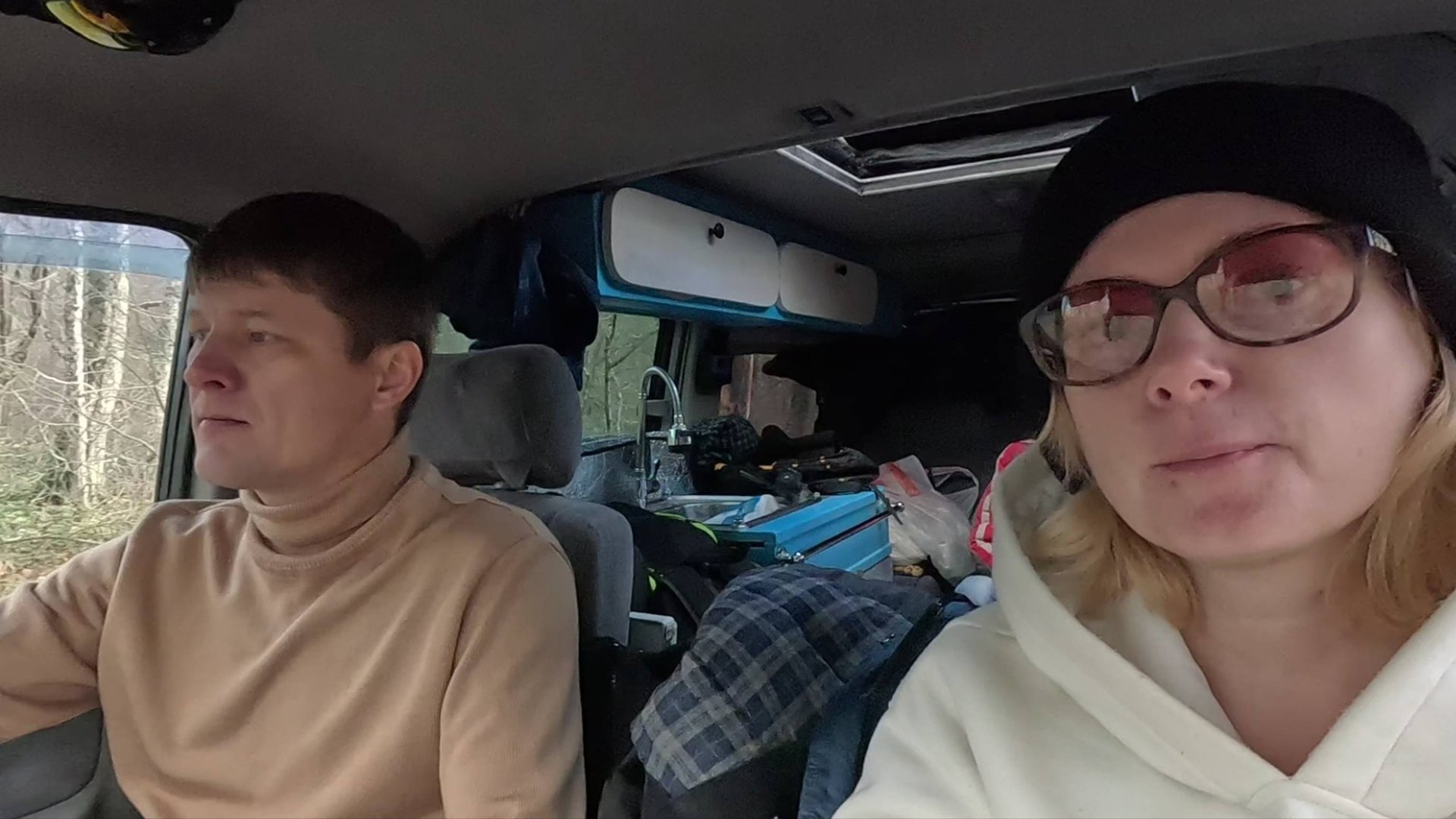 Ремонт Мазды. Готовим пиццу. Не доехали до Грозовых Ворот,но увидели водопад и Рощу сосны пицундской