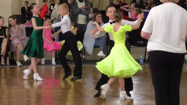 09 - Дети 2+1 (Е класс) La (3 танца) F