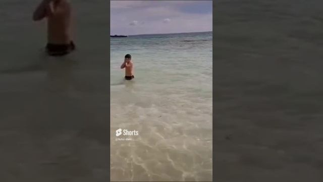 Кто узнал страну? Напишите в комментариях. Тутси влог.