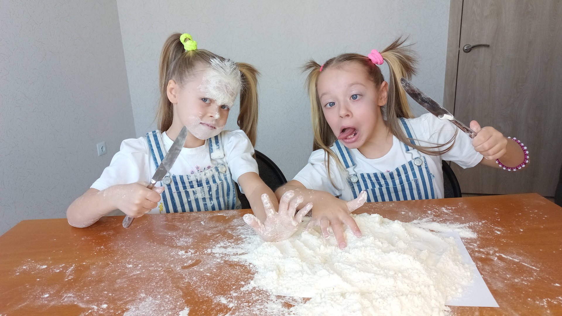 ЧЕЛЛЕНДЖ МУЧНАЯ БАШНЯ  Каролина против Полины    FLOUR CHALLENGE