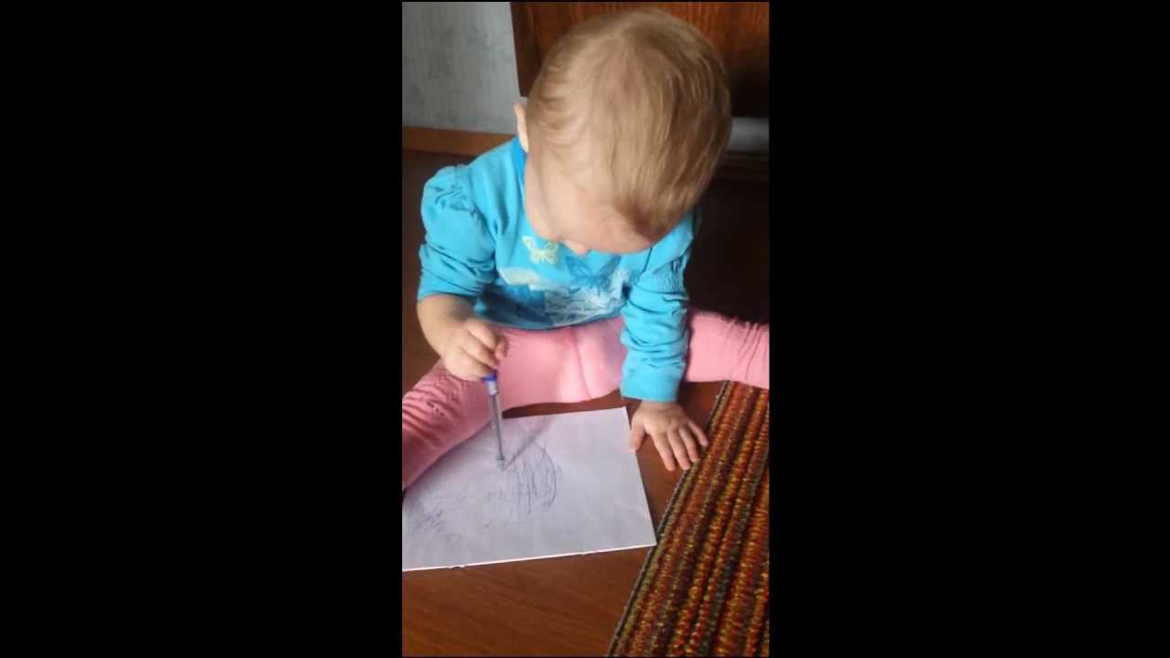 Полина рисует