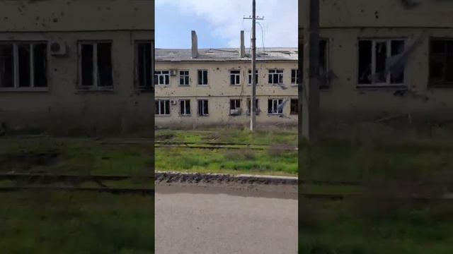 Апрель 2023 года,это я с мужем еду через Мариуполь в Херсонскую область...