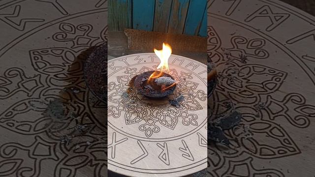 так горят магические свечи