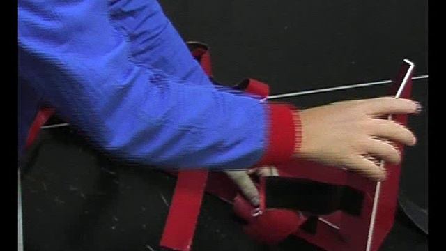 Эвакуация пострадавшего в ДТП из автомобиля