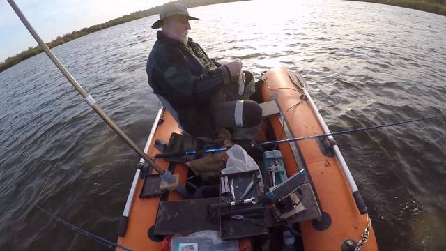 Ока,троллинг с руки(дорожка) по пути домой взял окушёк