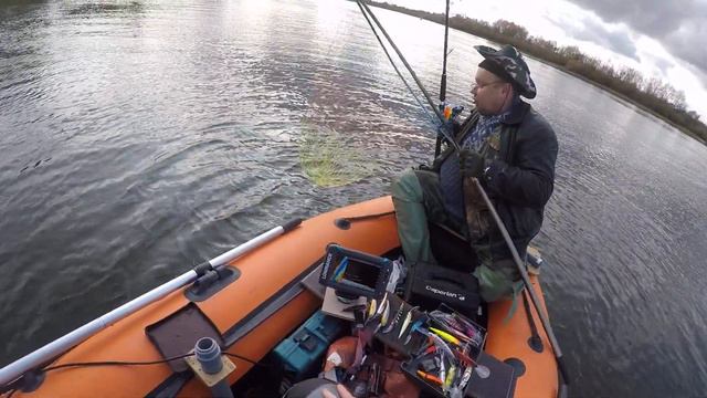 Щучара рвёт подсачек и уходит.эмоции и адреналин прут.