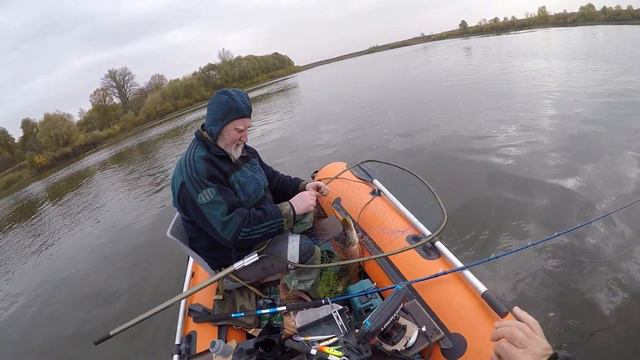 Ока,троллинг с руки(дорожка),Опять клюнула отличная щучара,