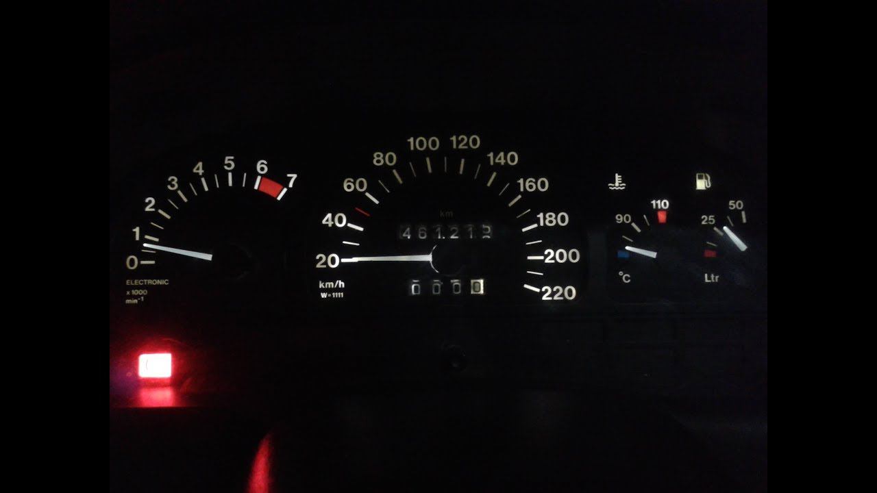 Меняем лампы на светодиоды в панели приборов