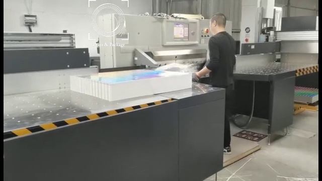 Сталкиватель пачек бумаги