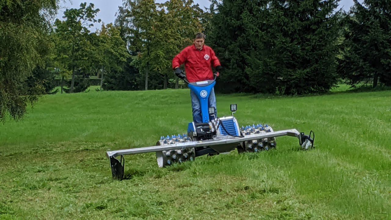 Покос травы в парковой зоне Brielmaier