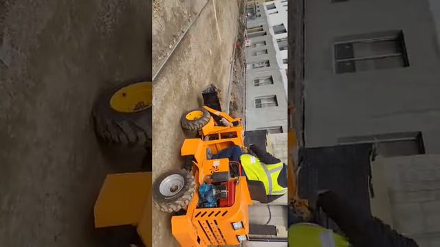 Мини погрузчик. Работа на стройке