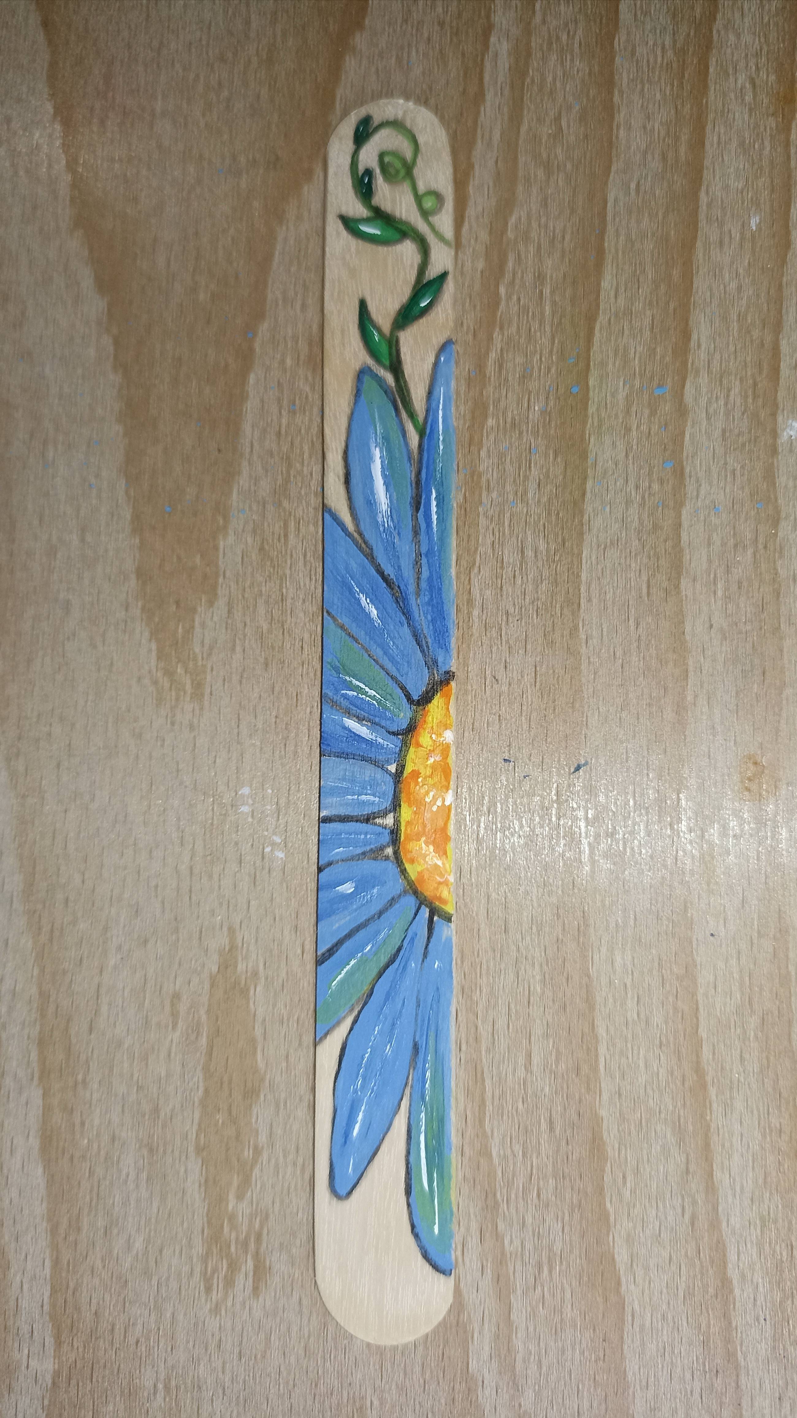 Рисунок на деревянном шпатели / Цветок акрилом