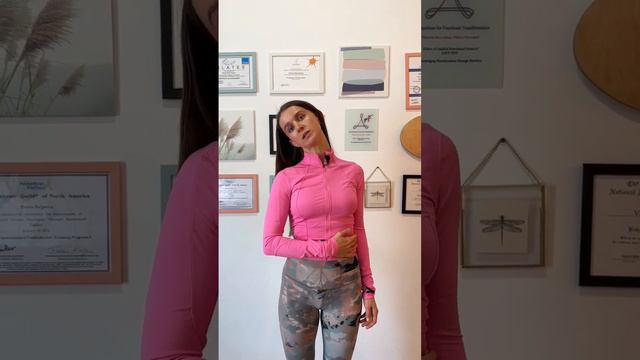 Заклинило шею? Одно простое упражнение поможет | Больше классных практик у нас на канале ✅