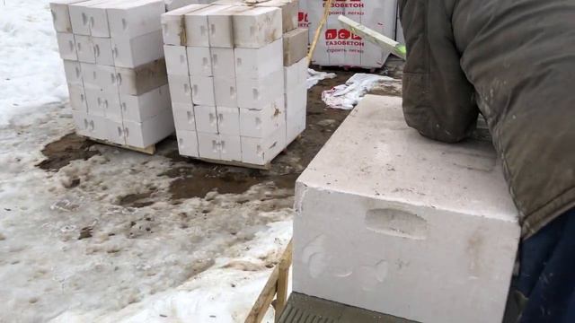 Кладка стен из газобетона. День 3й.