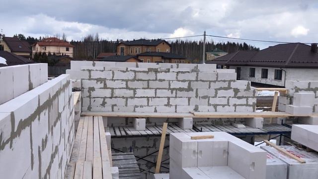 Выставление опалубки под перемычки окон