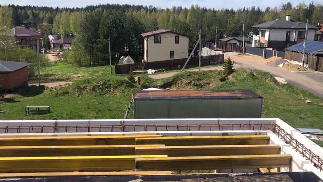 Установка опалубки плиты перекрытия на доме из газобетона п.Мендсары