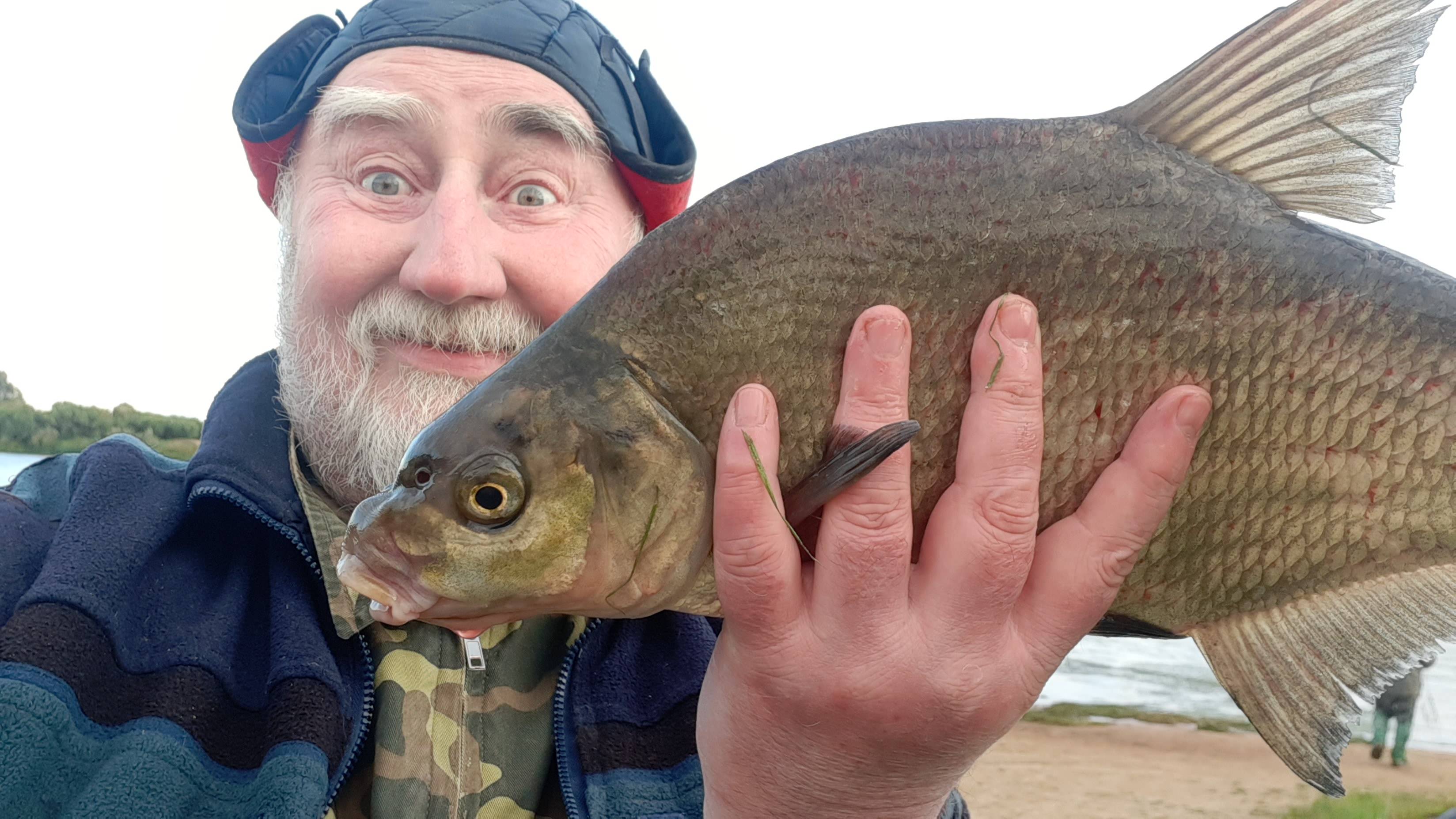 Случайно забагрился лещара