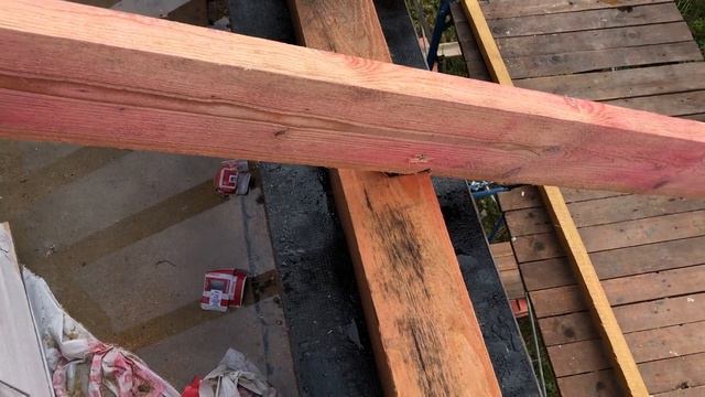 Раскрепление стропильной системы в местах сращивания стропильных ног