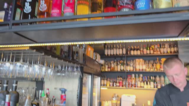 1997 ЯЛТА\Я ХОЧУ на МОРЕ, а СЕРЁЖА по БАРАМ\ПРО ПУГОВКИНА\ПРОГУЛКА по НАБЕРЕЖНОЙ\ОТДЫХ\КРЫМ влог