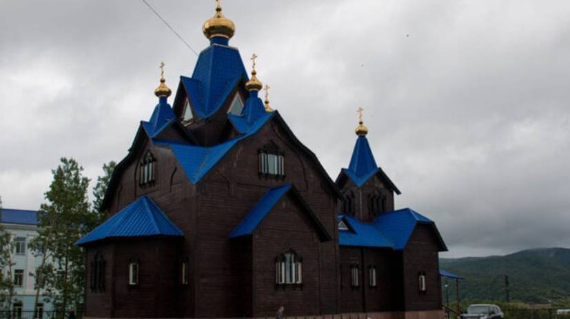 Освящение Покровского Собора в Александровске-Сахалинском 2000