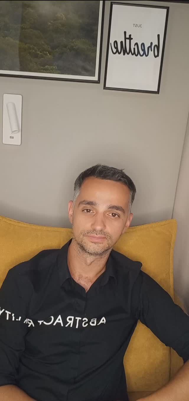 Почему стоит обучиться профессии косметик-эстетист? Видео отзыв от выпускника