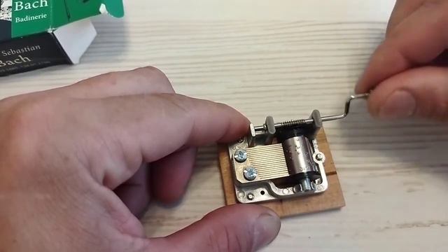 Музыкальная шкатулка. Как это работает. Что там внутри