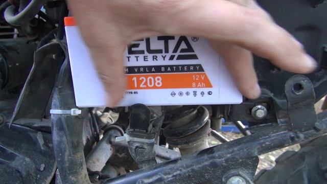 Меняем аккумулятор на не родной, на китайском мотоцикле.