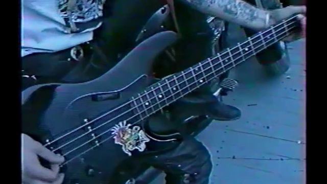 Янг Ганз рубит cover GNR (Patience) на фесте у Ночных Волков
