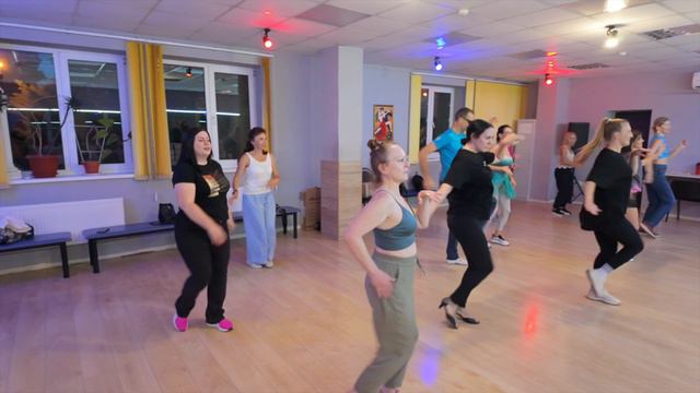 Сальса Касино - Соло. Занятия в школе танцев PALLADIUM (18.09.2024)