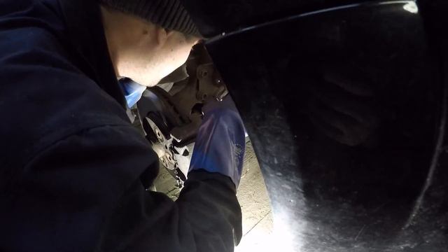 Опель Зафира Б.Намоталась верёвка на ступицу и шикшикала ).датчик АВС жив.