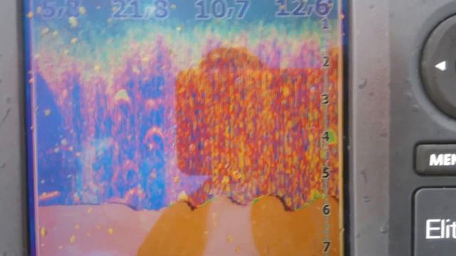 Эхолот Lowrance Elite-5 HDI помехи при наборе скорости.