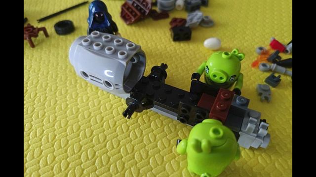 НАШЕСТВИЕ ПИНКИ ПАЙ! Мастер Теней собирает НАБОР ANGRY BIRDS В КИНО МАШИНА СВИНОК!