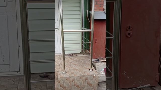 Перильное ограждение крыльца из нержавеющей стали