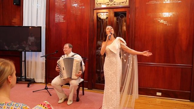 Виктория Сухарева и Артём Старченко."Песенка про хорошее настроение".Центр Науки и культуры РФ в США