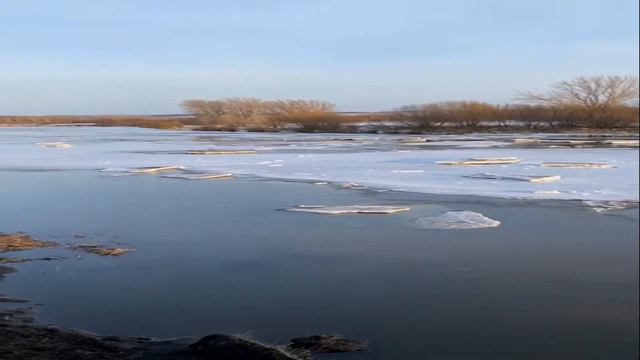 Башкирия ! Лед тронулся, весна пришла. Река Ай ,Республика Башкортостан.