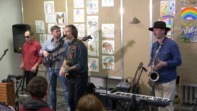 04 Молодец - Фавориты Луны