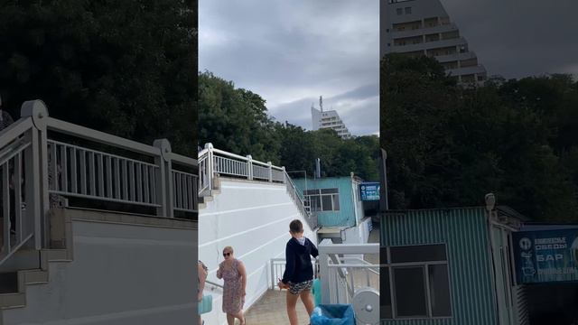 Атмосфера на пляже в Анапе 21 сентября 2024 года