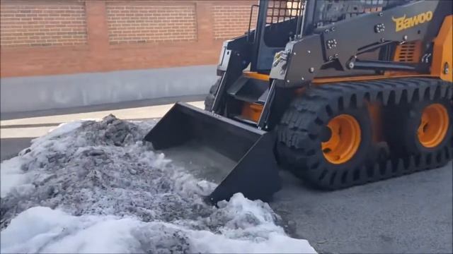 Минипогрузчик BAWOO BSL350 с накидными резиновыми гусеницами