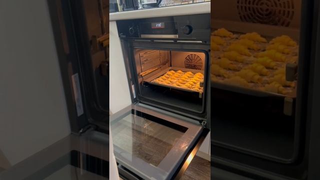 Домашние рогалики с повидлом  #готовимдома #готовимвкусно