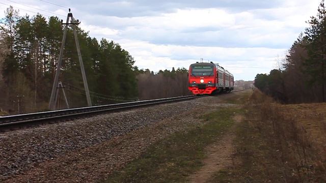 ДТ1-012 (РЖД/Окт/СЗППК, ТЧ-15) сообщением Луга - Псков в начале маршрута