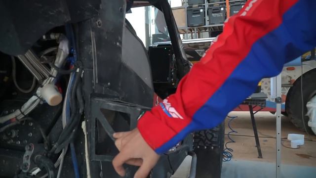 DAKAR 2022. Часть 8. Зрители на пути, подробно о гоночной технике и в гостях у Александра Максимова
