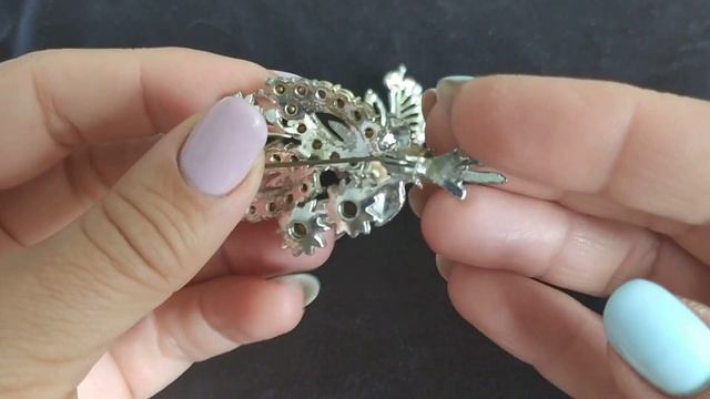 Винтаж. Броши- букеты