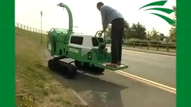 Измельчитель веток GreenMech safetrak 16 23