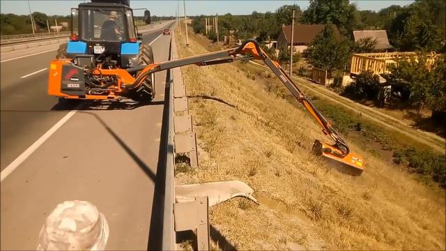 Косилка FERRI TKZ 80 на тракторе МТЗ 1221